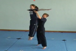 Lifting from upper arms and lower to feet Key 5 | Sportplan